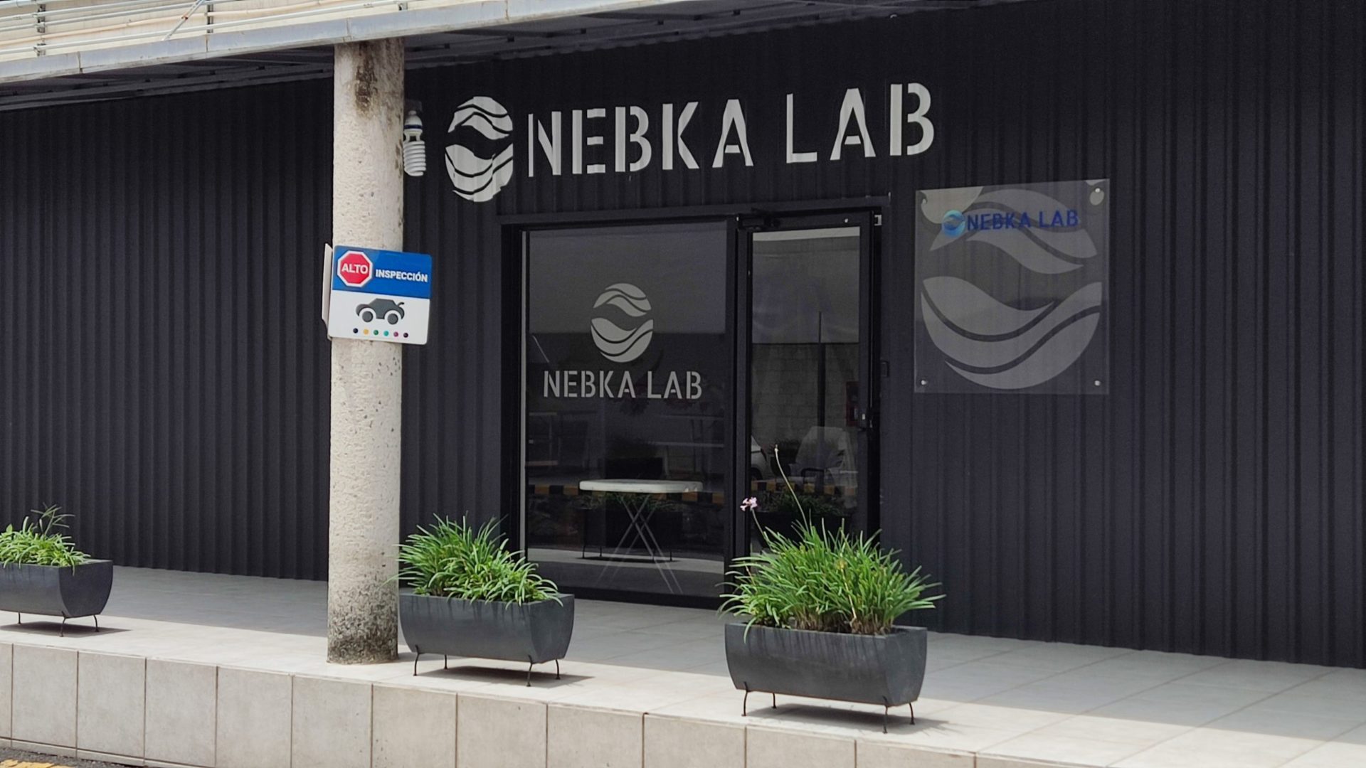 ¿Quiénes somos? - NEBKA LAB